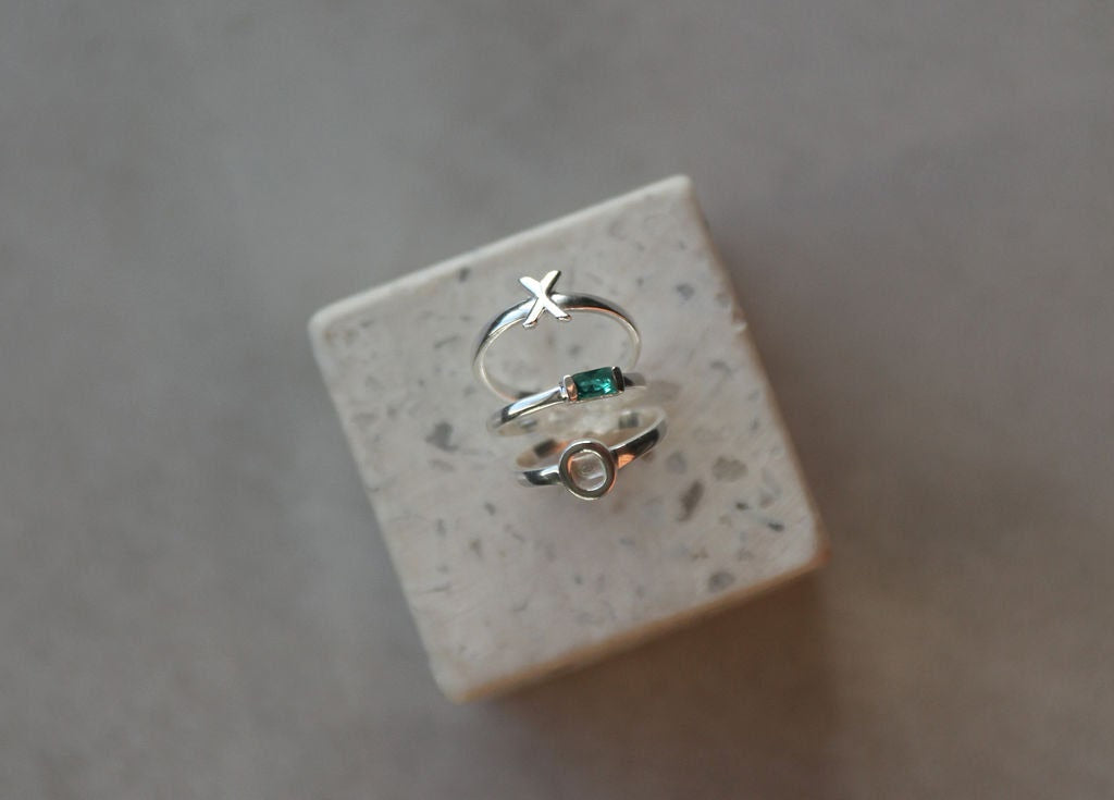 Juvi Designs : Irish jewellery designers.