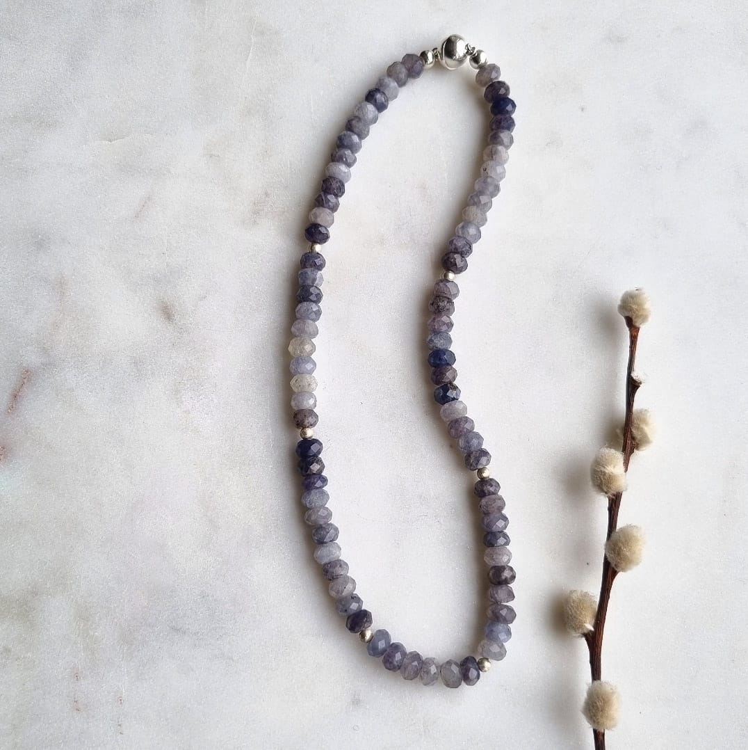 Juvi Designs : Irish jewellery designers.